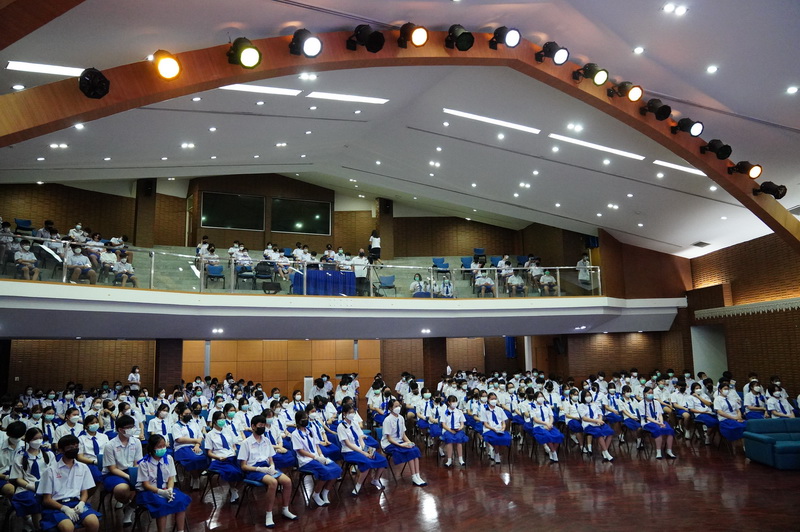 โรงเรียนปรินส์รอยแยลส์วิทยาลัย : The Prince Royal's College